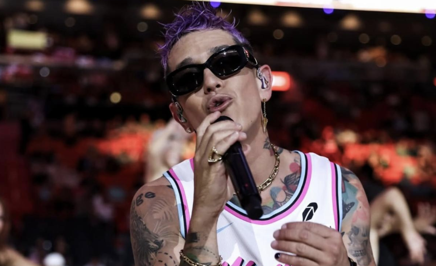 Lenny Tavárez Delivers Show-Stopping Halftime Performance at Miami Heat ...